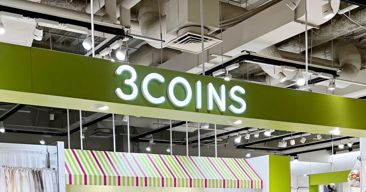 【3COINS】新登場の『折り畳みボトル』が優秀すぎた！超コンパクトな夏必見グッズは今が買い｜暮らしニスタ